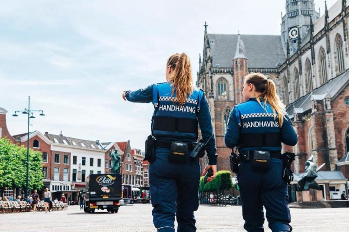 Met dit technologisch snufje voelen de Haarlemse handhavers zich ...