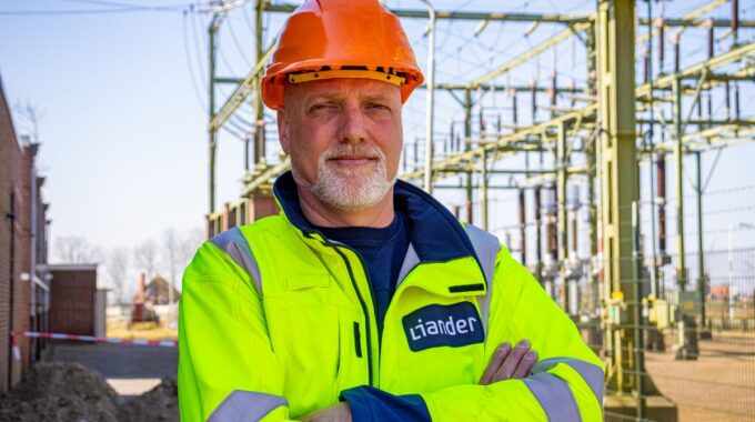 Lotte (26) was epidemioloog, maar ontwerpt nu sieraden: 'Roer omgooien ...