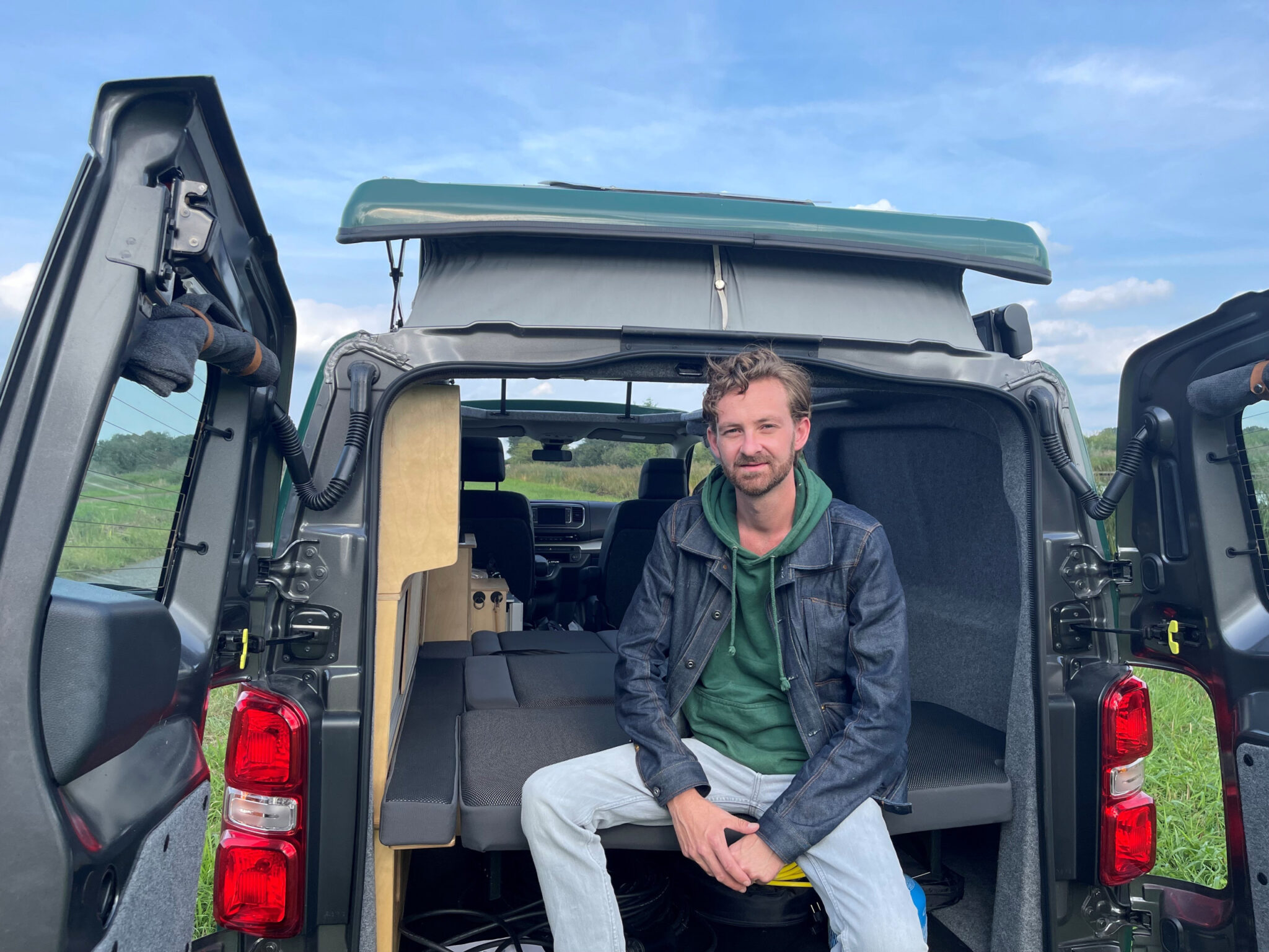 Haarlemse Robbert (32) verhuurt elektrische campers: 'Het begon met ...