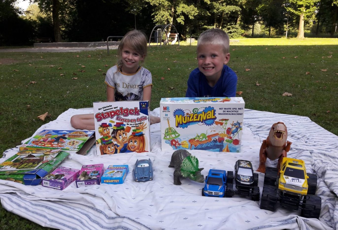 Eerst thuis opruimen, dan cashen op de kleedjesmarkt - indebuurt Hengelo