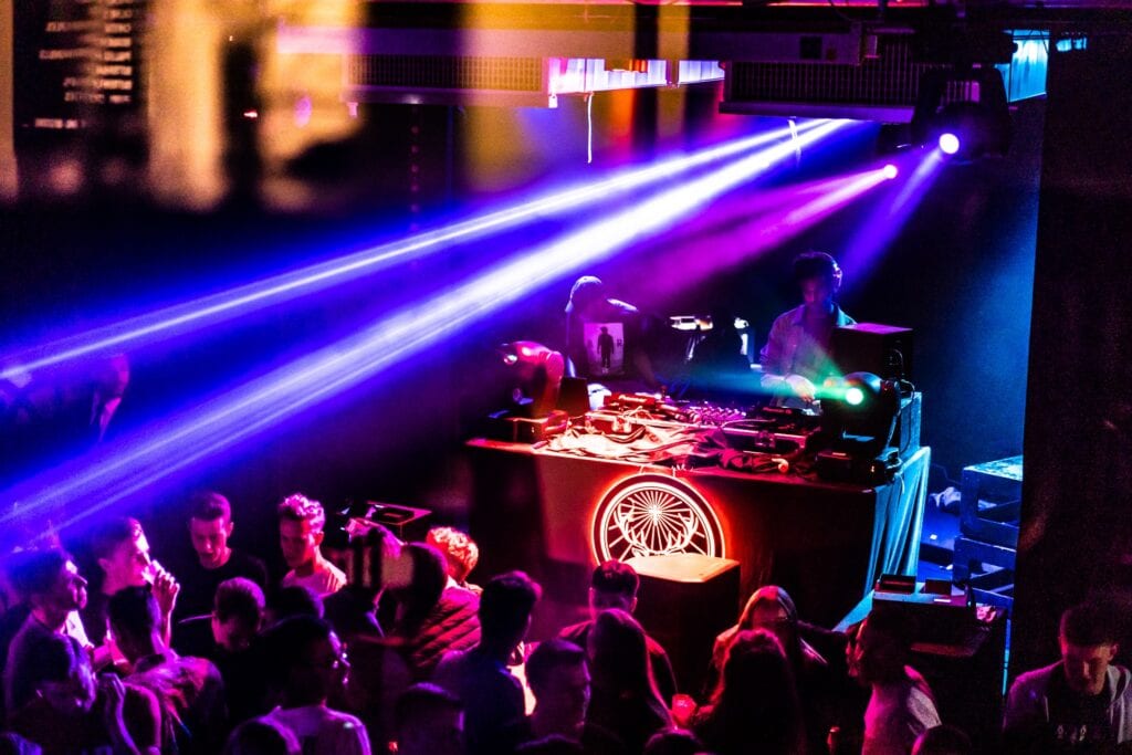 Nieuwe discotheek in Hengelo gaat open (en de drankjes zijn er ...