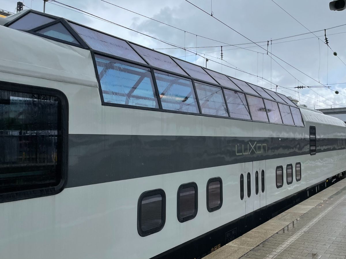 Treinliefhebbers opgelet: deze bijzondere panoramatrein kun je spotten ...