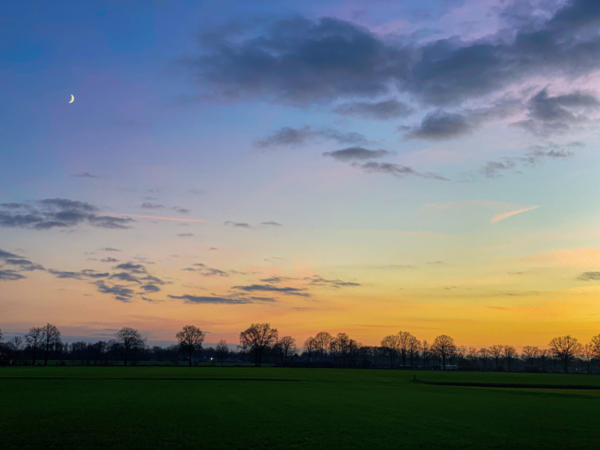 Worden jullie ook altijd zo blij van kleurrijke luchten? Wij zochten ...