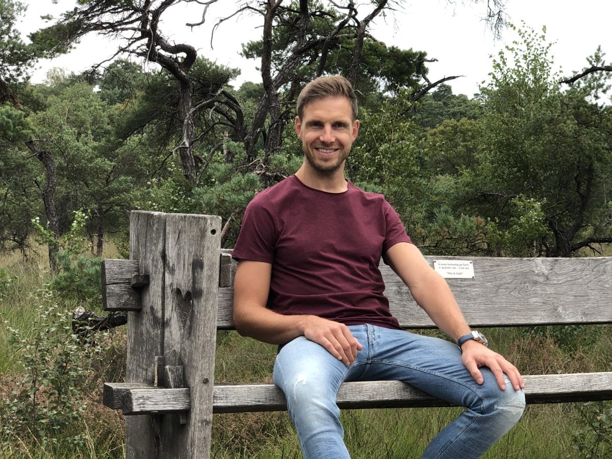 Is het al 2023? Deze leraar uit Hengelo staat in de Alpaca en Hunk kalender