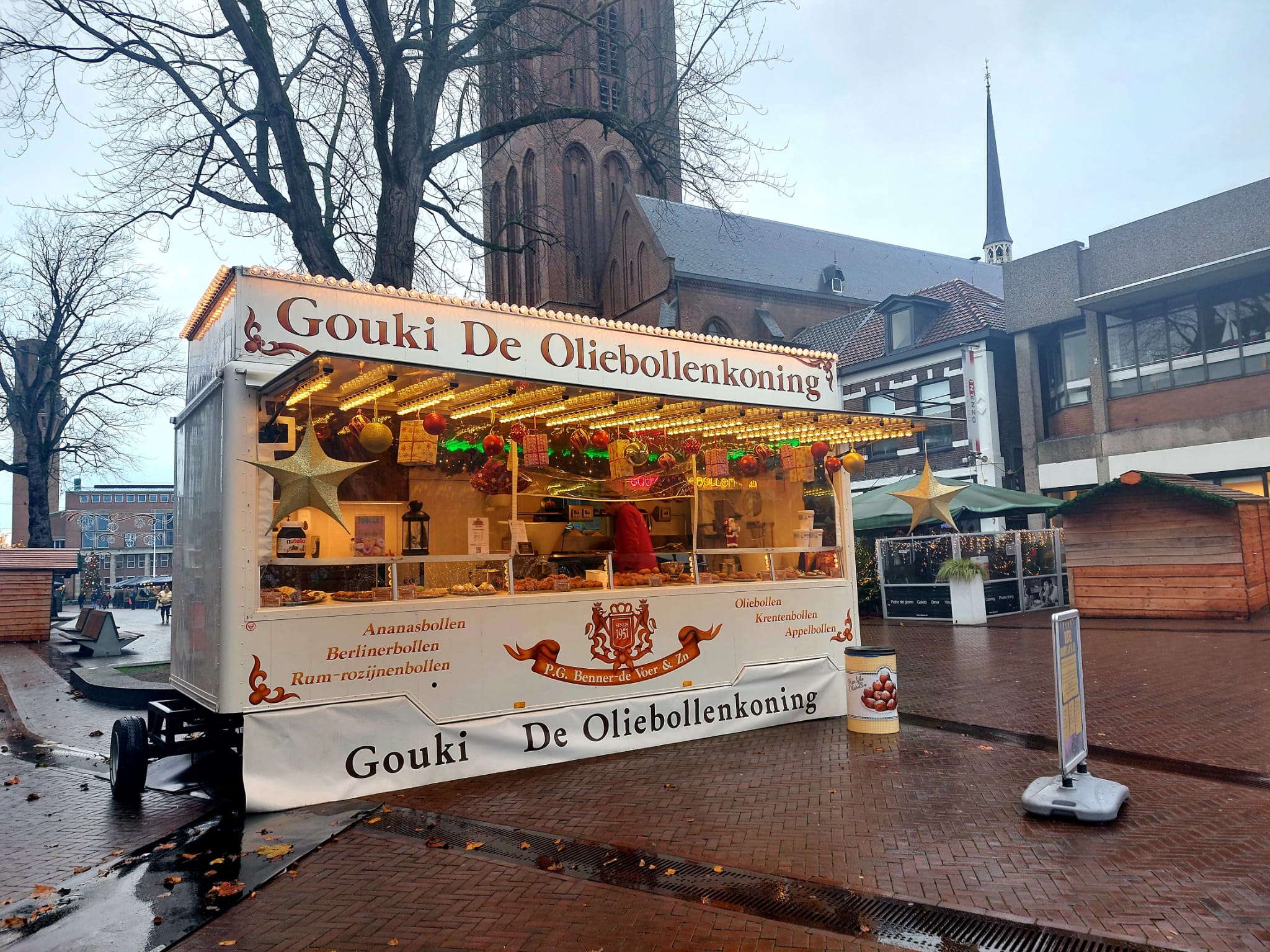 Op deze datum kan je in Hengelo weer oliebollen smullen van Gouki ...