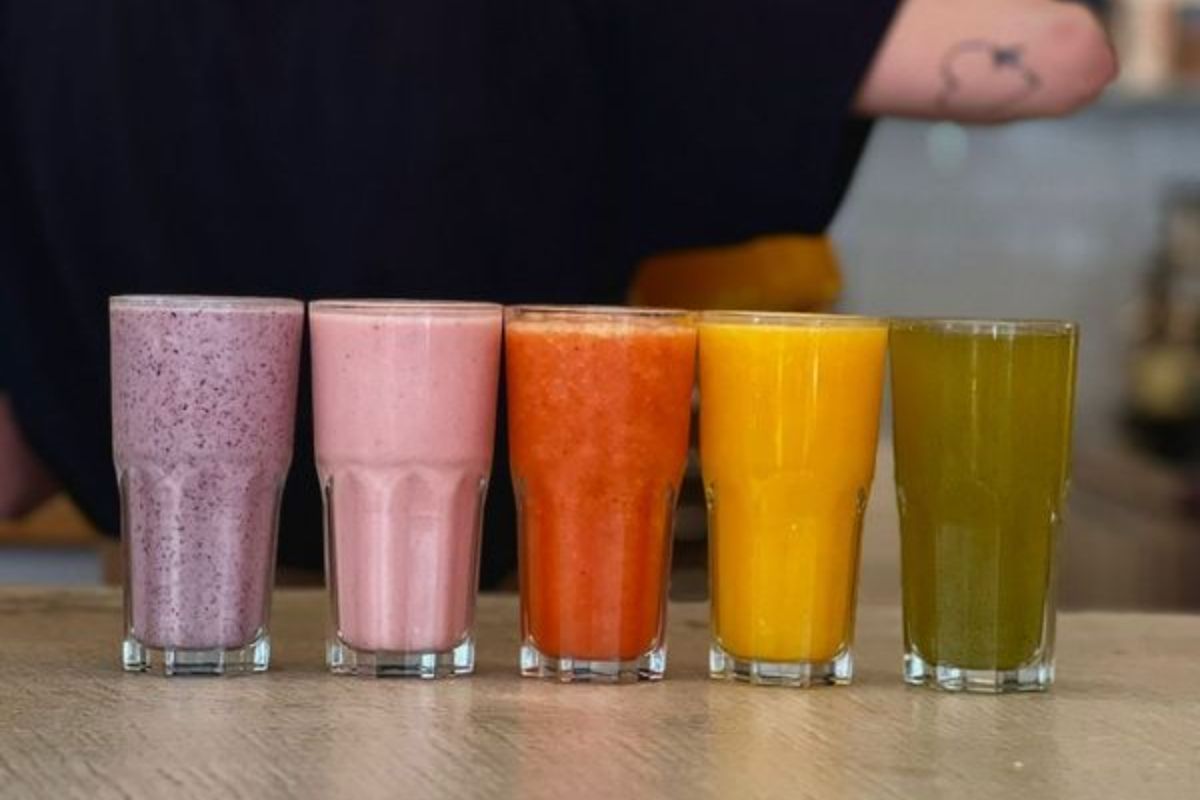 Heerlijk! Hier in Hengelo drink je een lekkere smoothie of fris sapje ...