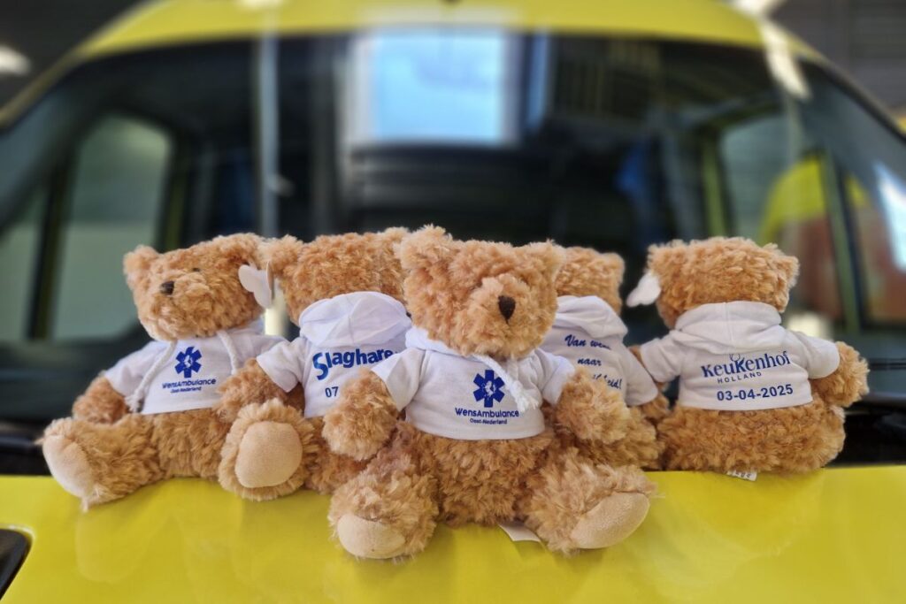 Edwin maakt jaarlijks 400 knuffels voor ernstig zieke mensen: ‘Reacties ...