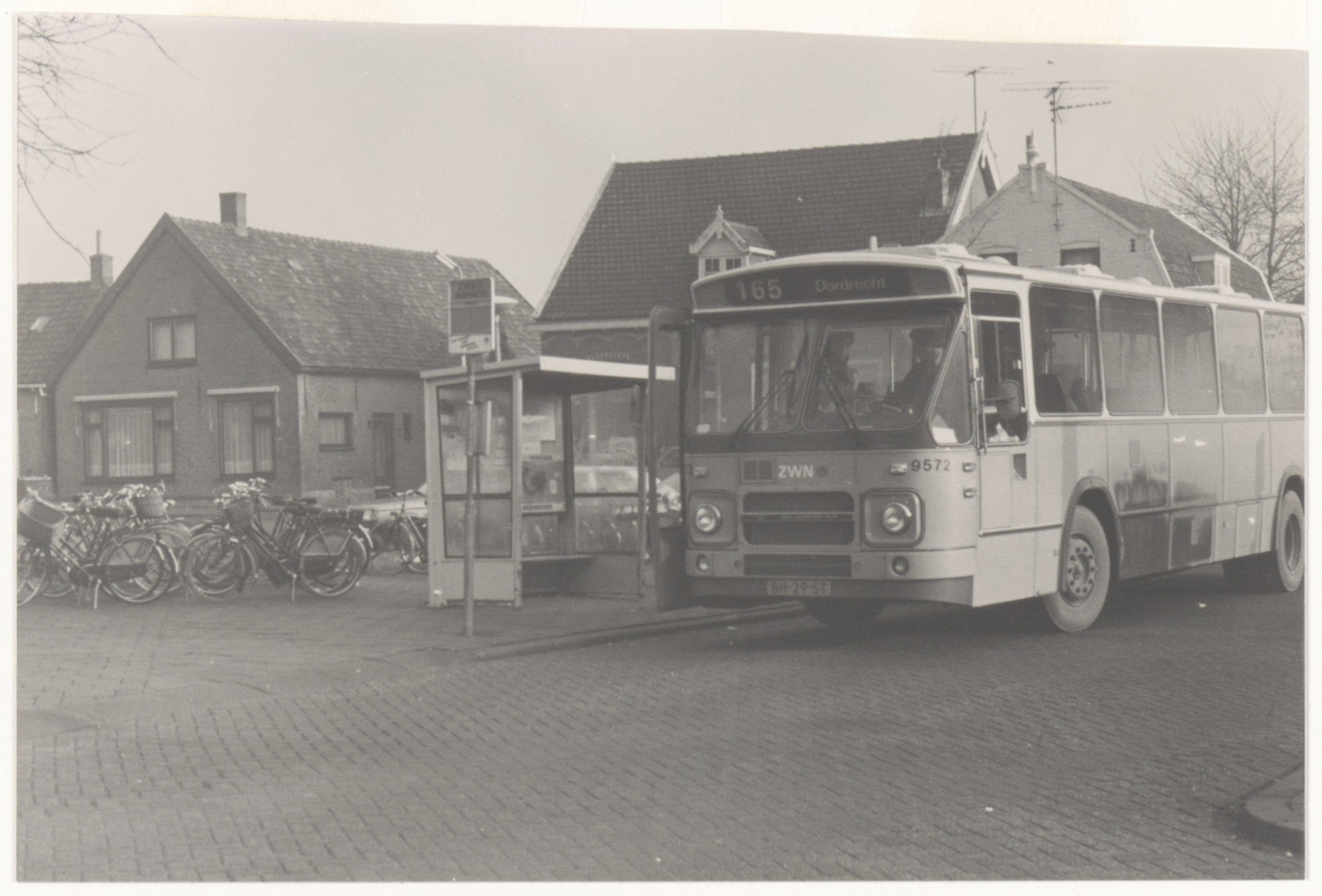 Weet je nog dat die gele ZWN bussen in de Hoeksche Waard reden? Dat zag ...