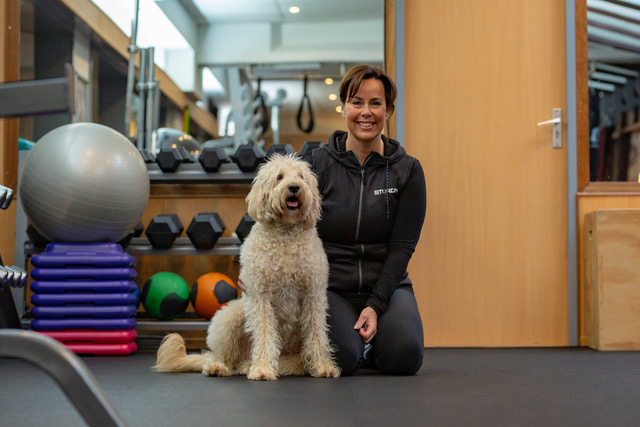 Dit is de werkplek van pilatestrainer Nathalie: 'Ik zie mijn werk niet ...