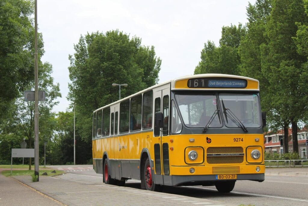 Nostalgie! Streekbusmuseum Hoeksewaard geeft oldtimers nieuwe toekomst ...
