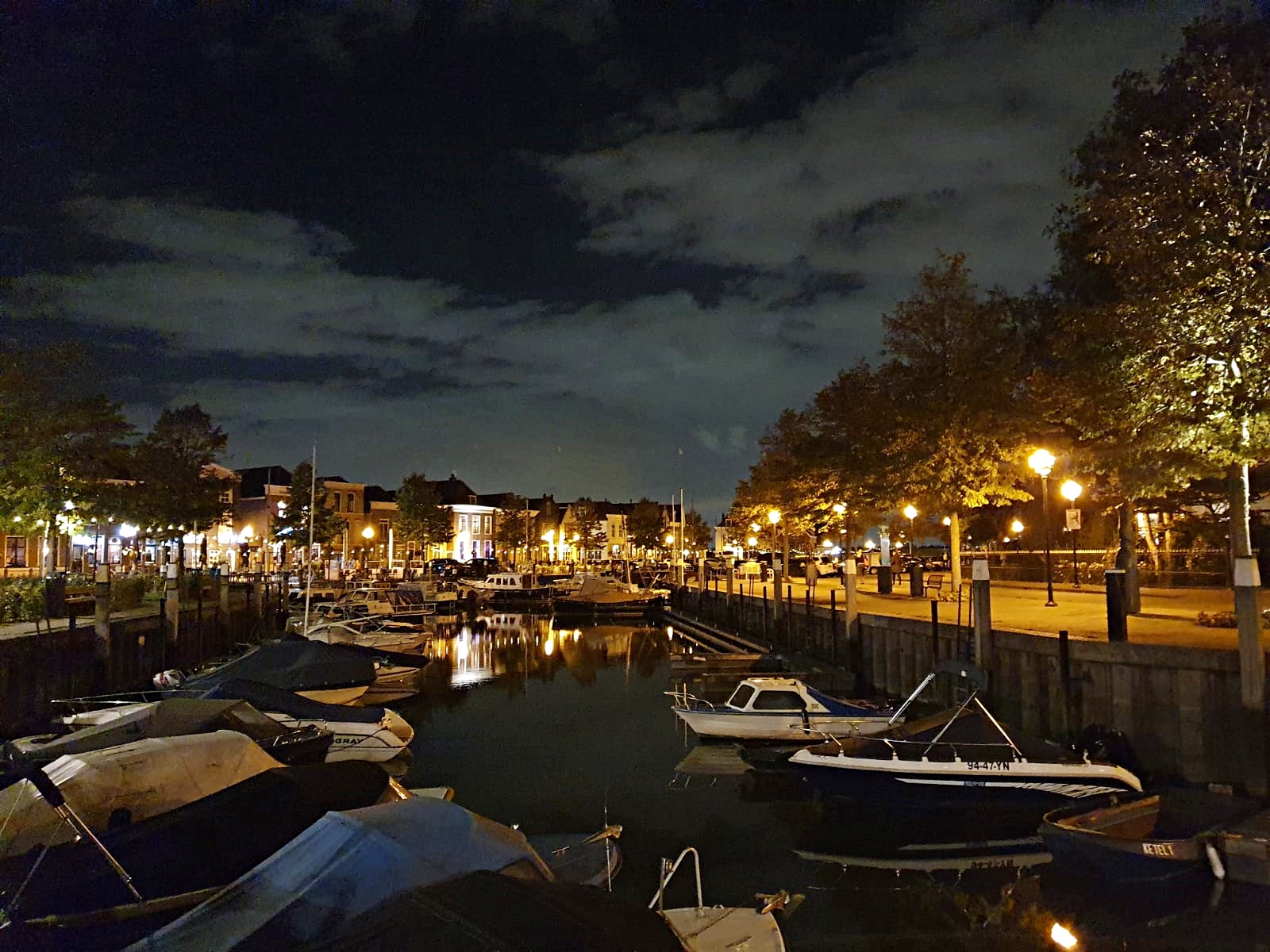 Zoveel avondklokboetes werden uitgedeeld in de Hoeksche Waard ...