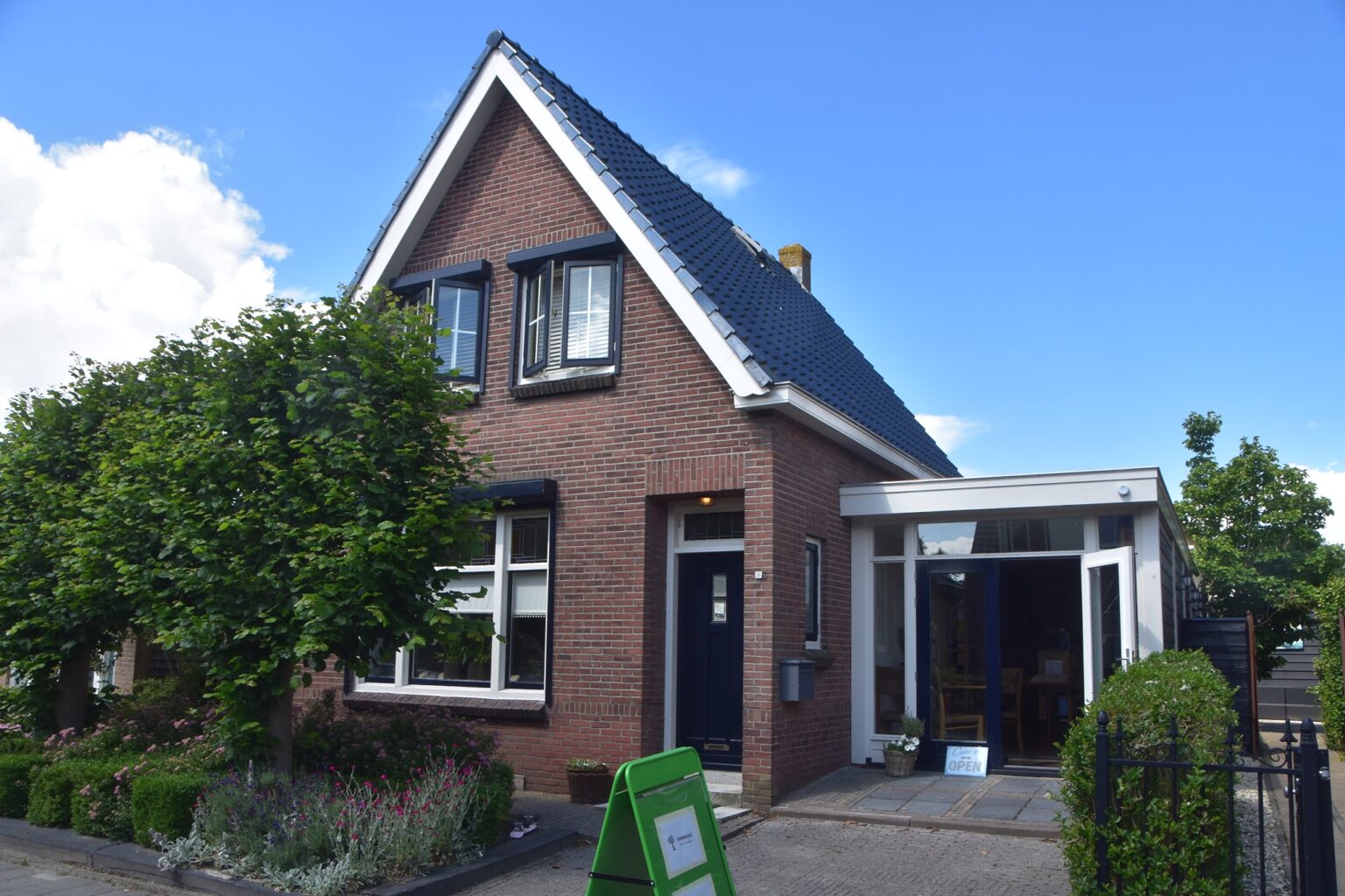 Dit is de werkplek van Peter en Mirjam Hage: 'Op zaterdag hebben we 80 ...