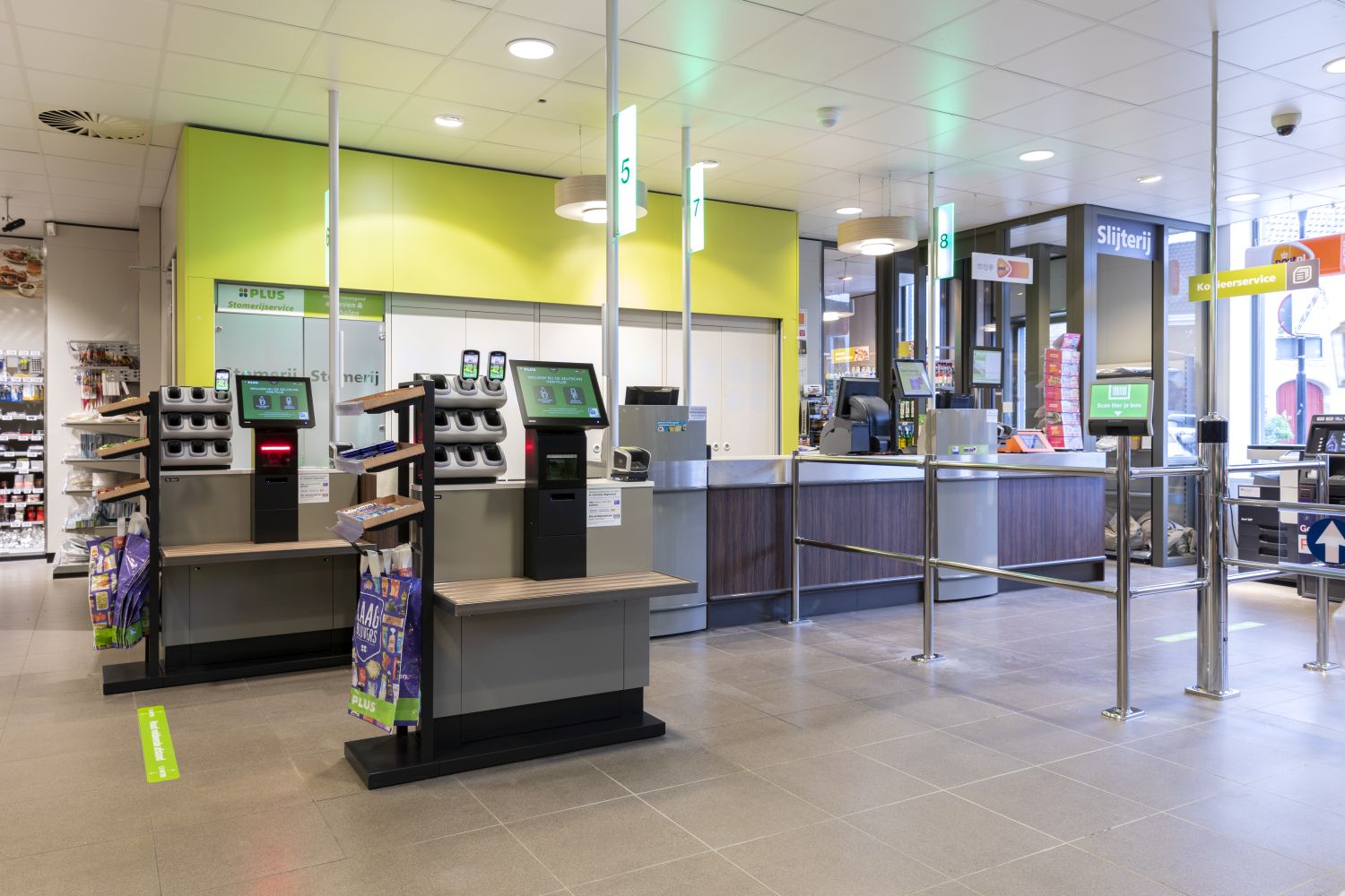 Nieuwe kassa's en slimmere indeling: PLUS Van Biene is verbouwd en zo ziet het eruit