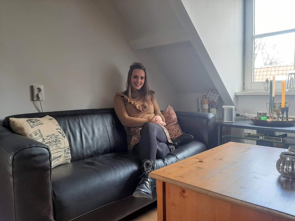 Binnenkijken bij Dieneke: 'Ieder weekend toveren we onze woonkamer om ...