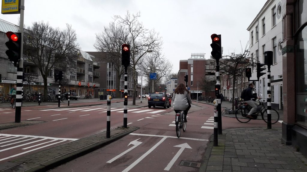 6 x stoplichten in Leiden waar fietsers maling aan hebben - indebuurt ...