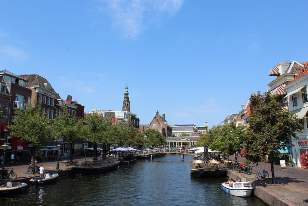 Het is vrijdag erg druk rondom de Nieuwe Rijn en dit is waarom ...