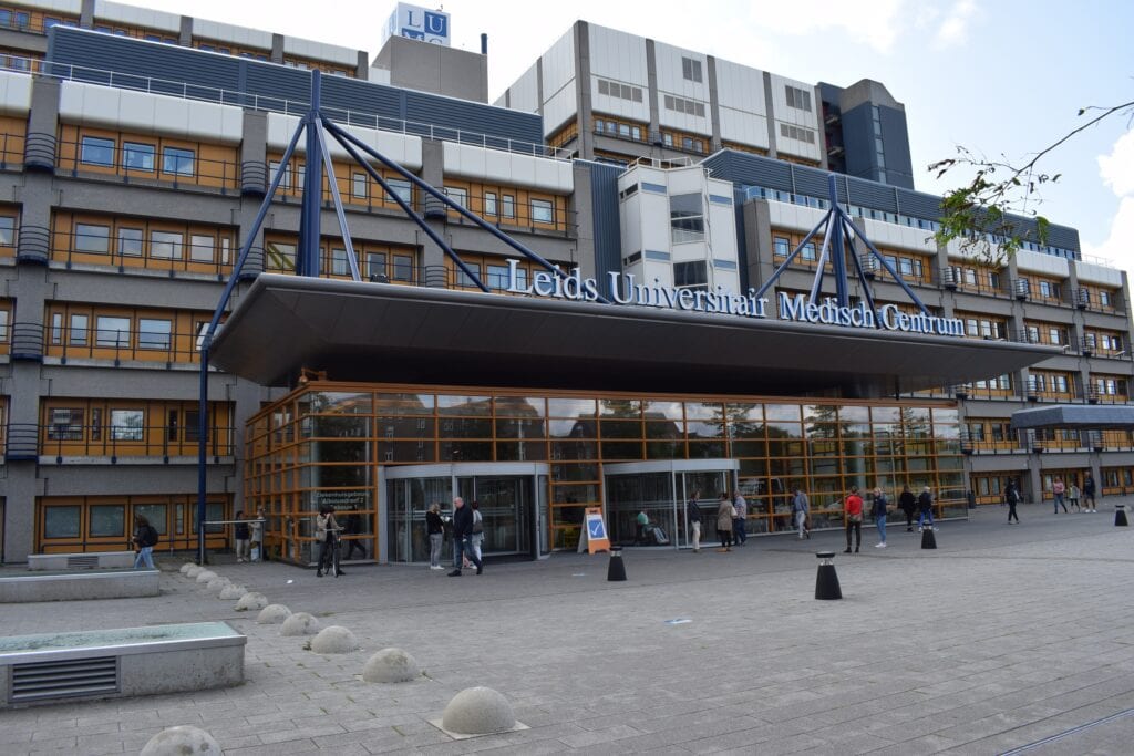 Dit geloof je nooit! Er werkt een oogarts bij het LUMC met de naam ...