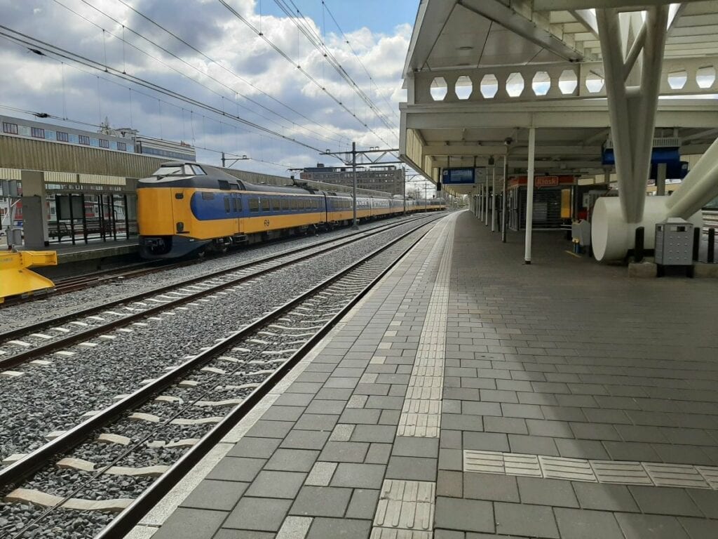 Fijn! Er komt een betere treinverbinding tussen Leiden en Utrecht ...