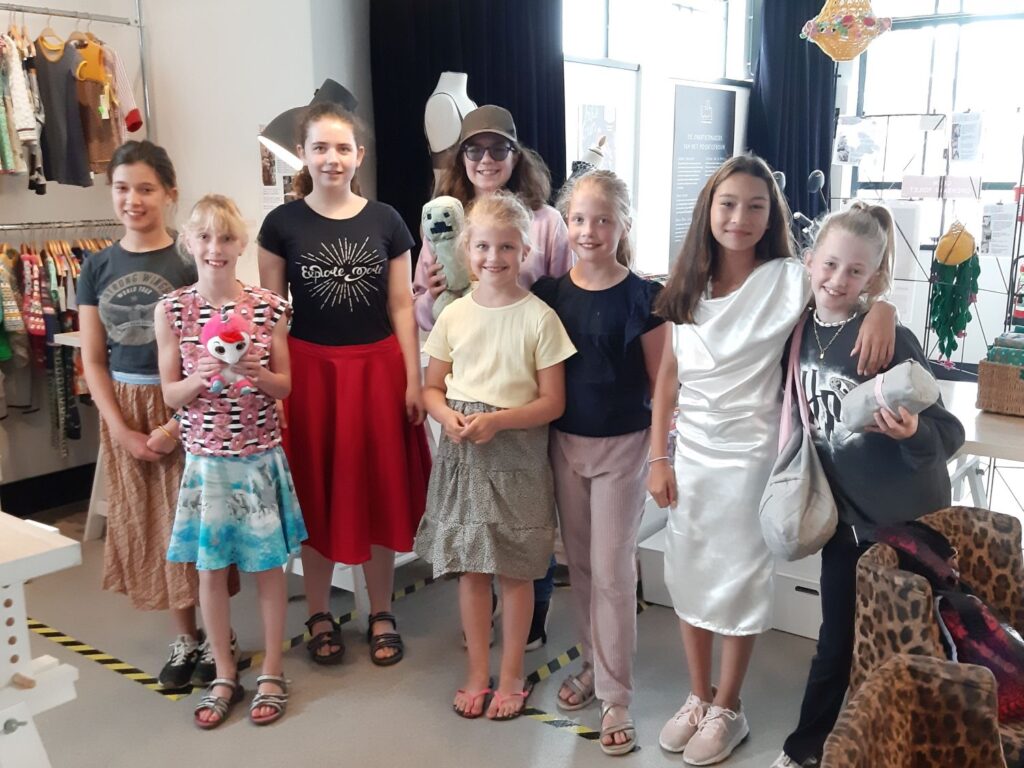 Zomervakantietip! Hier leren kinderen in één week kleding voor zichzelf ...