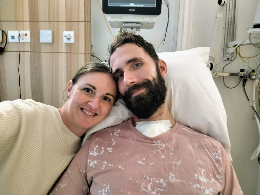 Sebastiaan kreeg een dwarslaesie tijdens het surfen: 'Ik merkte direct ...