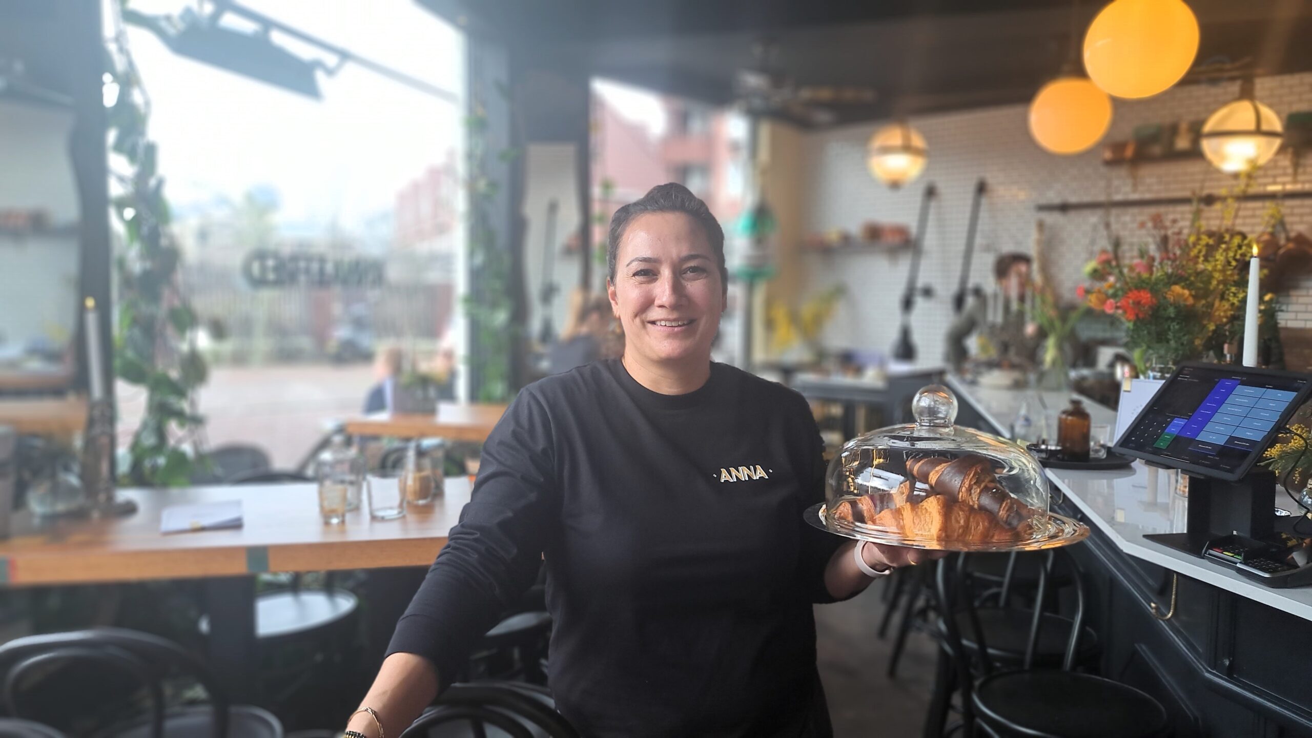 Annouk opent een café in Leiden: 'Dit concept was er nog niet ...