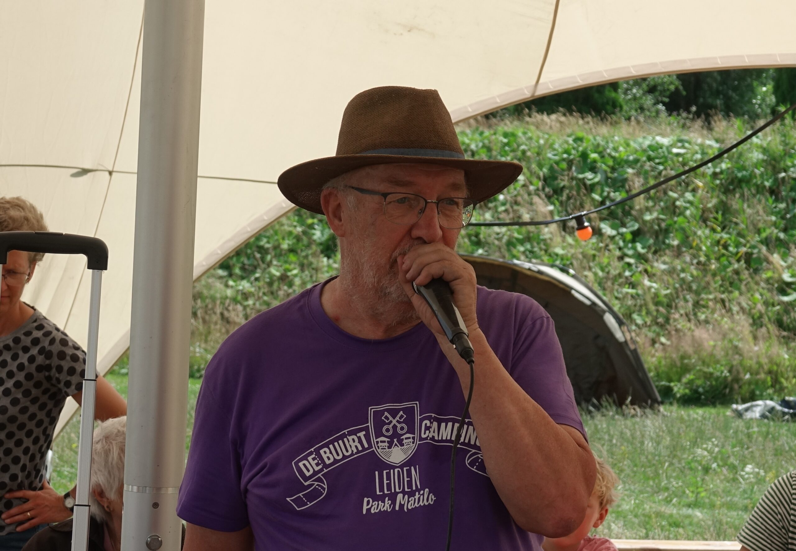 Marten (69) beheert de Leidse Buurtcamping: 'We willen mensen uit hun ...