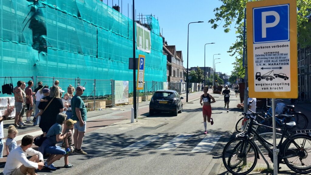 Kijkteris! Dit was de Leiden Marathon 2025 (foto's) - indebuurt Leiden