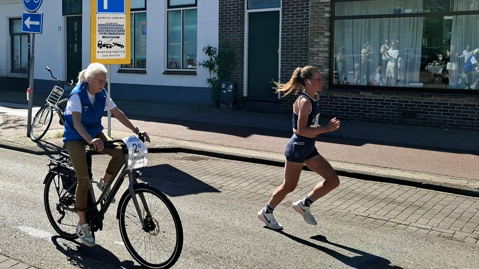 Kijkteris! Dit was de Leiden Marathon 2025 (foto's) - indebuurt Leiden
