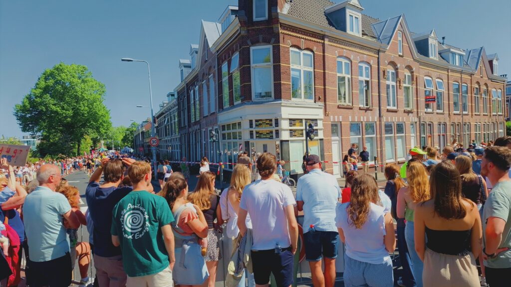 Kijkteris! Dit was de Leiden Marathon 2025 (foto's) - indebuurt Leiden
