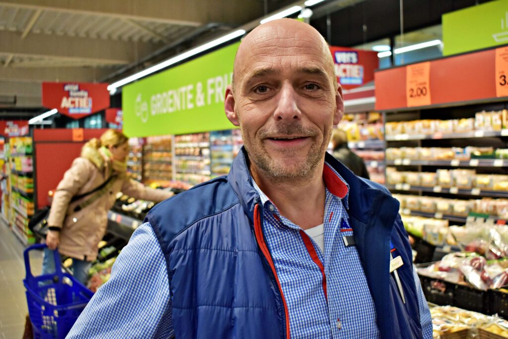 Robert Jan opende een ALDI in zijn oude wijk: 'Ik wilde hier heel graag ...