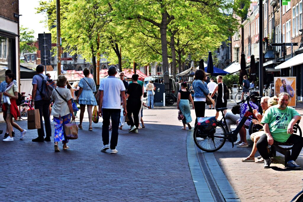 Van de paparazzi tot het obstakel: deze 6x type toeristen herken je uit ...