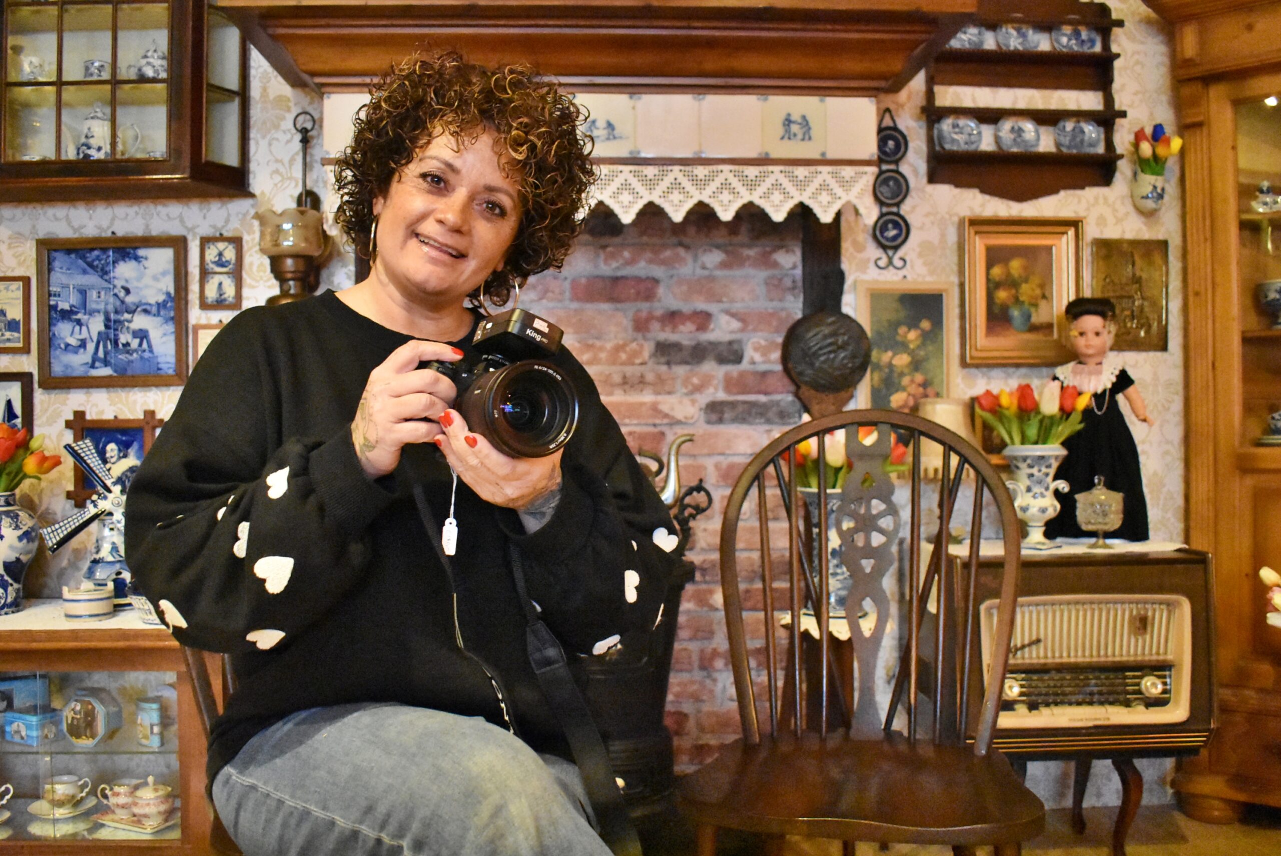 In Vanessa's zaak kan je in Zeeuwse klederdracht op de foto: 'Mensen ...