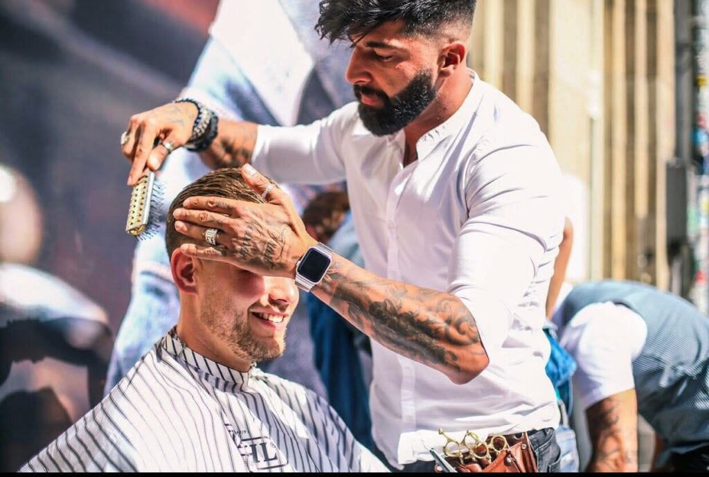 Roman van Barbershop Four Brothers: 'Naar de kapper gaan is hier een ...