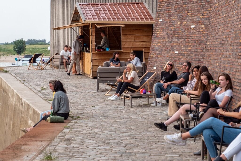 Bistrobar Bankoh opent een nieuwe beachbar en zo ziet het eruit ...