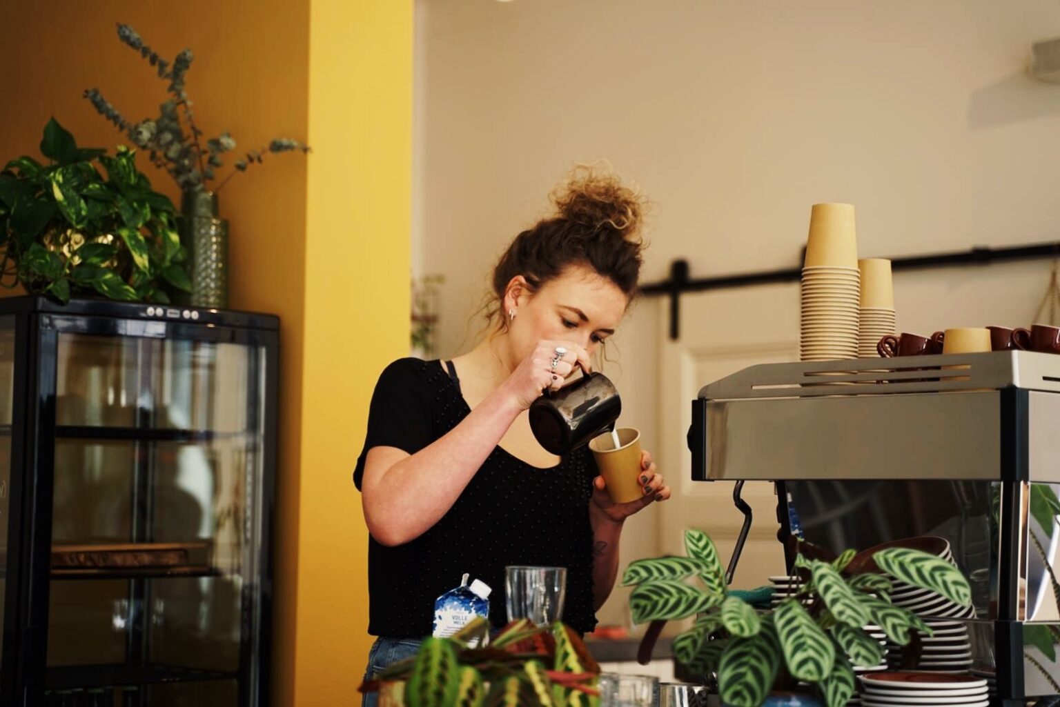Koffie voor onderweg: bij deze plekken in Nijmegen haal je er een