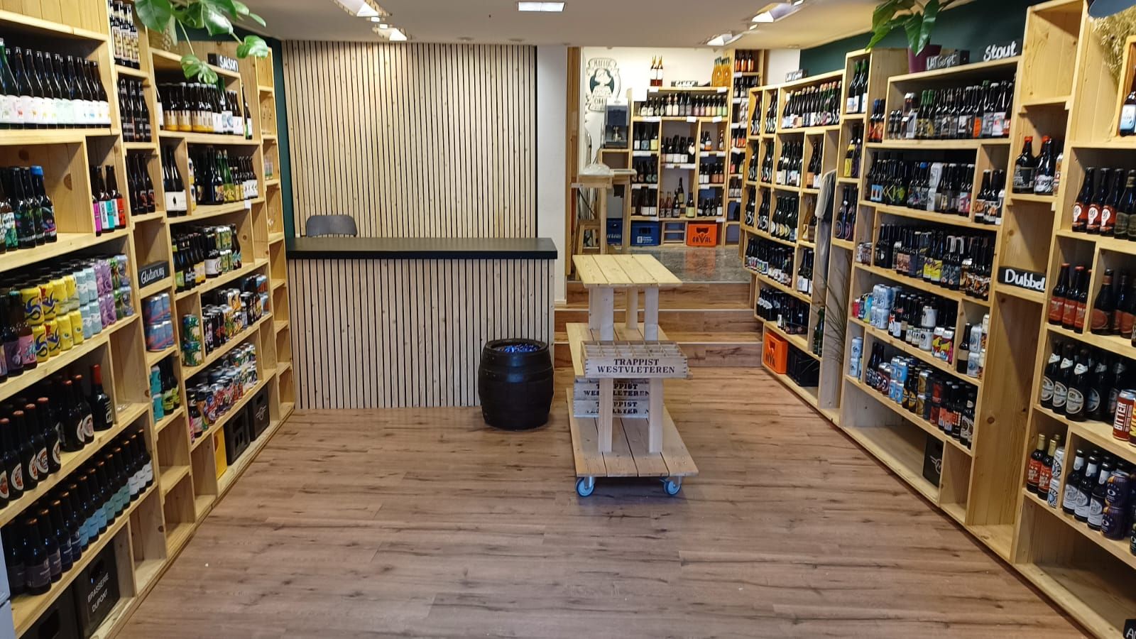 De mannen van café Samson openen een bierwinkel: win 50 euro shoptegoed ...