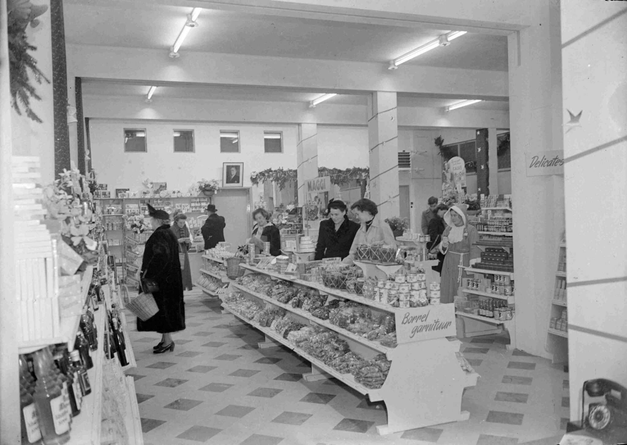 Terug in de tijd: 7 x oude interieurs van winkels in Nijmegen