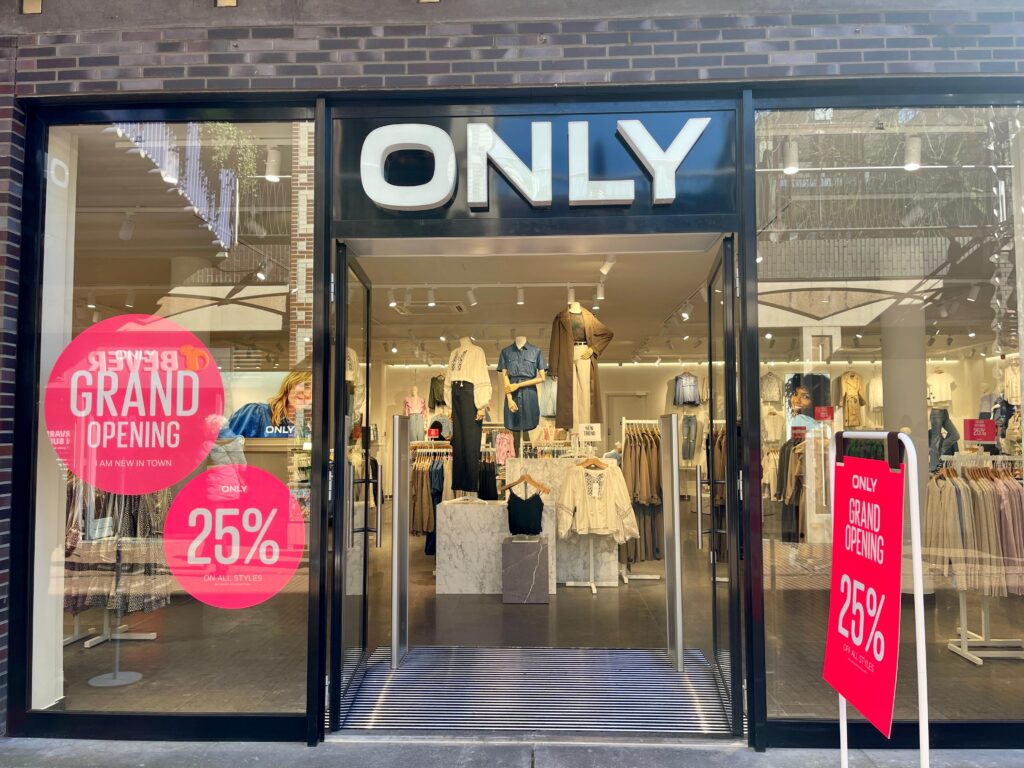 Kledingwinkel ONLY is verhuisd en tot deze datum krijg je korting op de ...