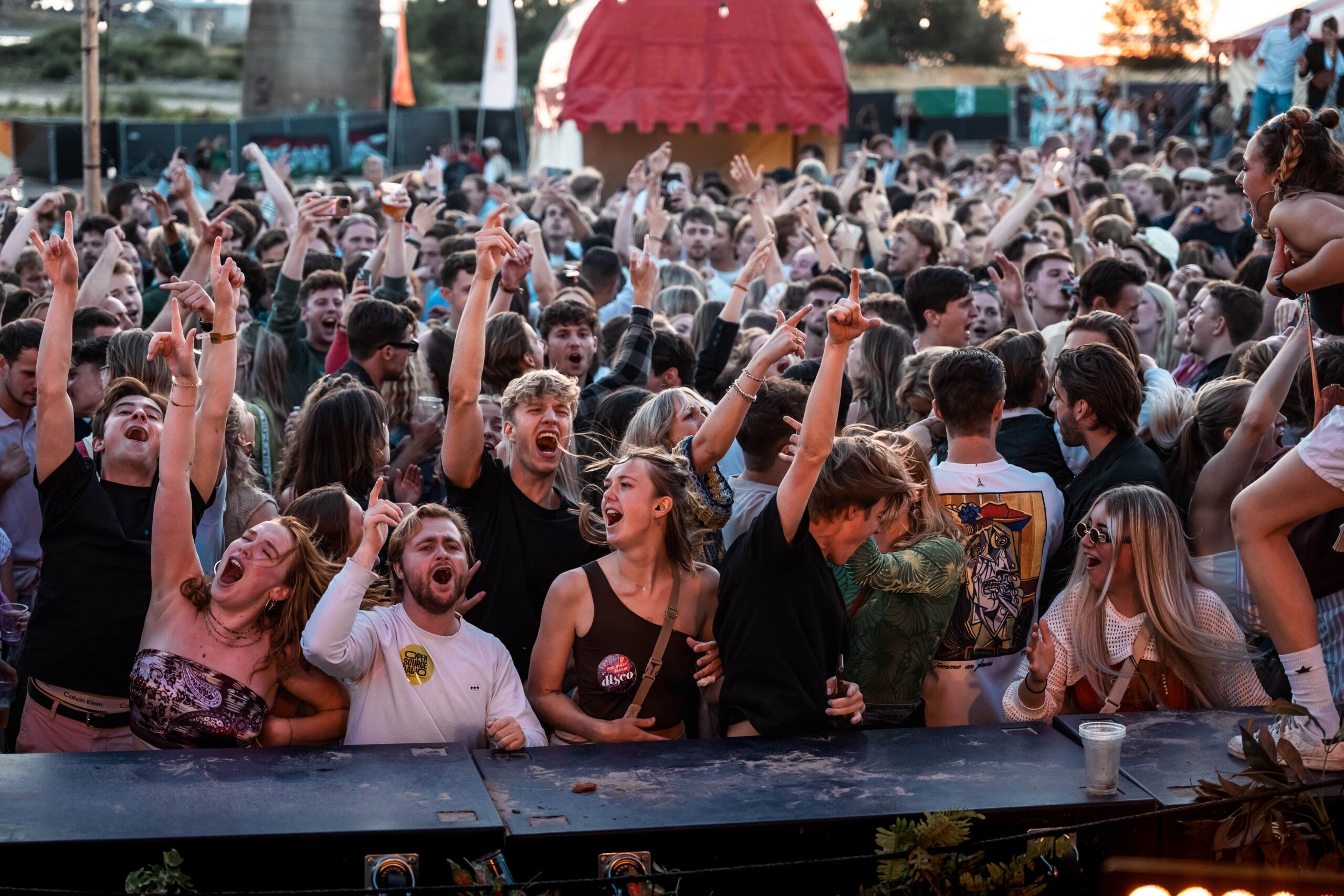 Vierdaagsefeesten op Stadseiland Stek: podium van Doornroosje en ...