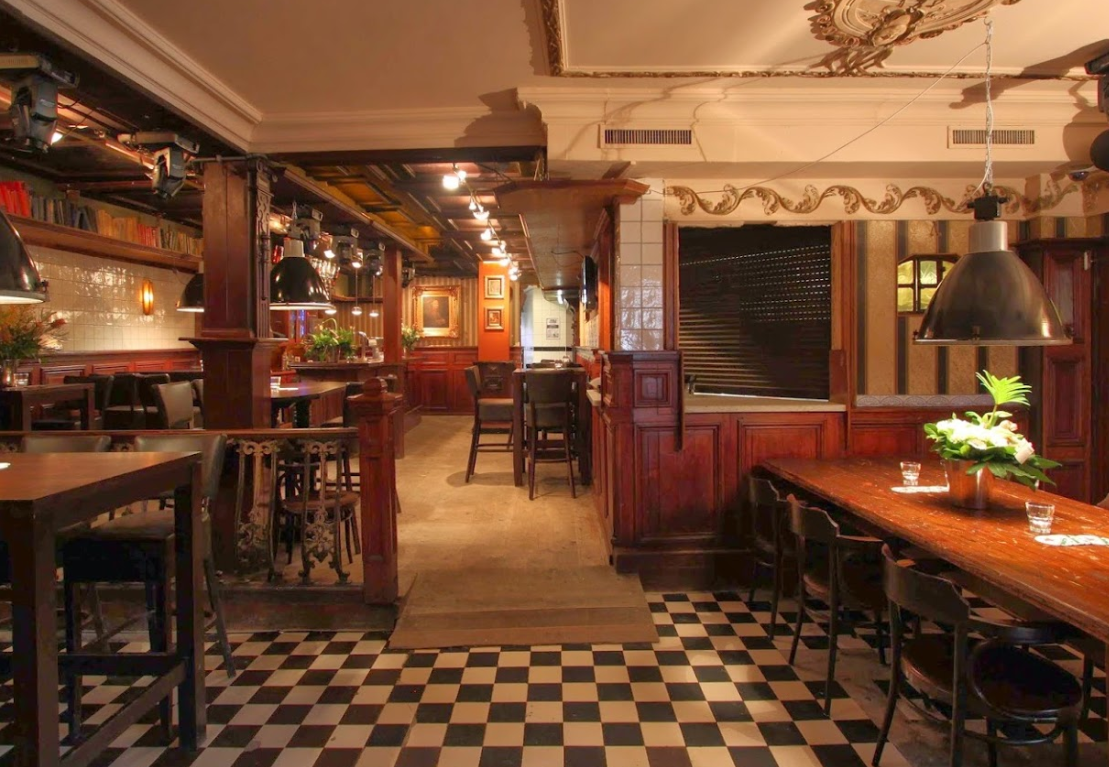 Henriëtte Middel houdt enorm veel van bier, dit zijn haar 5 favoriete plekken in Harderwijk ...