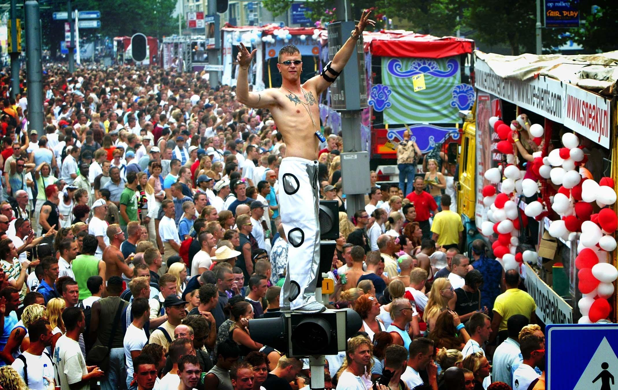 Ooit het mooiste feestje van Rotterdam: Dance Parade - indebuurt Rotterdam