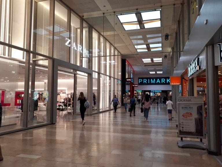 Winkelen bij Zuidplein: parkeren, openingstijden en meer - indebuurt ...