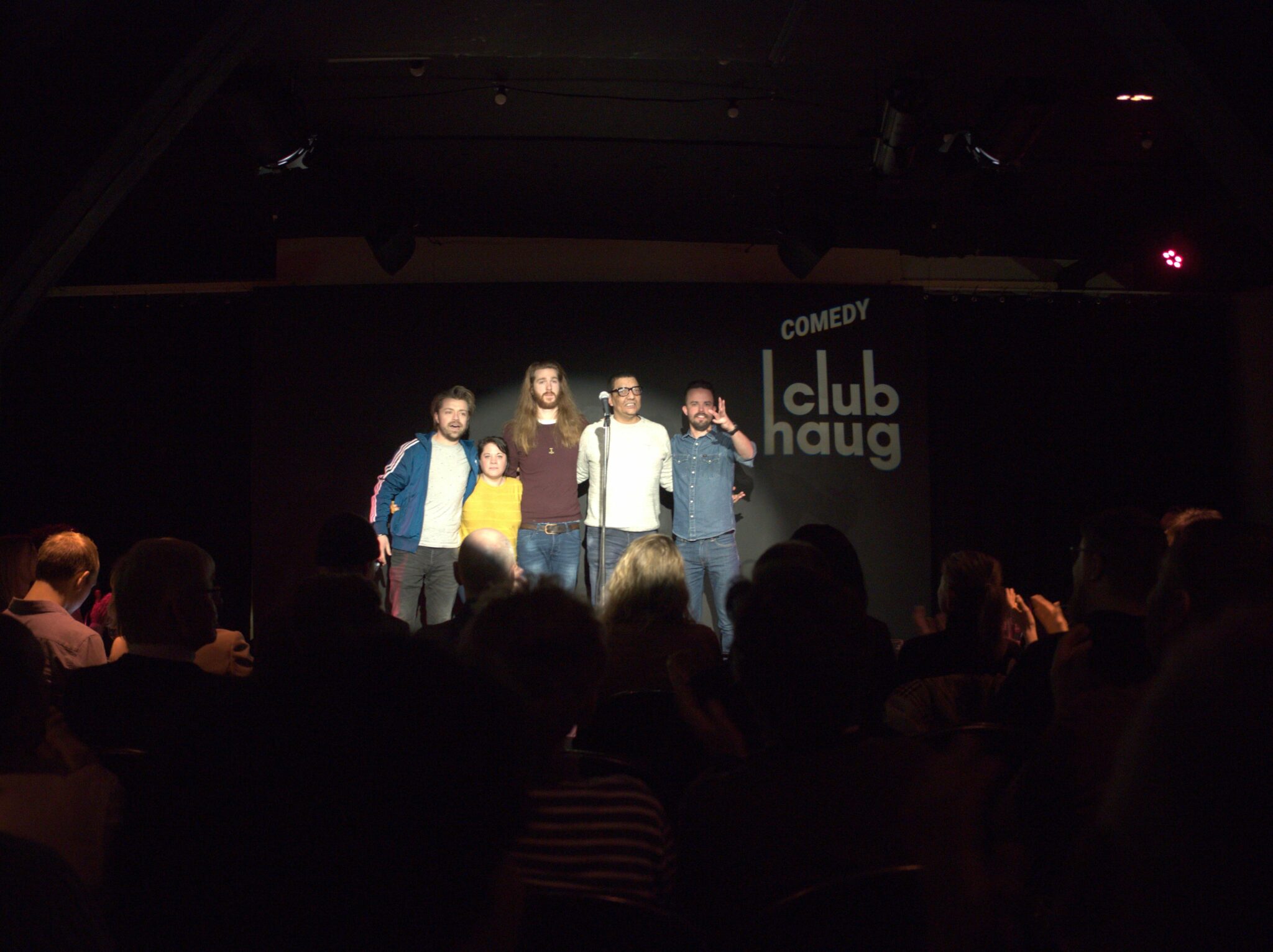 Marcel haalt de grootste namen naar Rotterdams eerste comedyclub: Haug ...