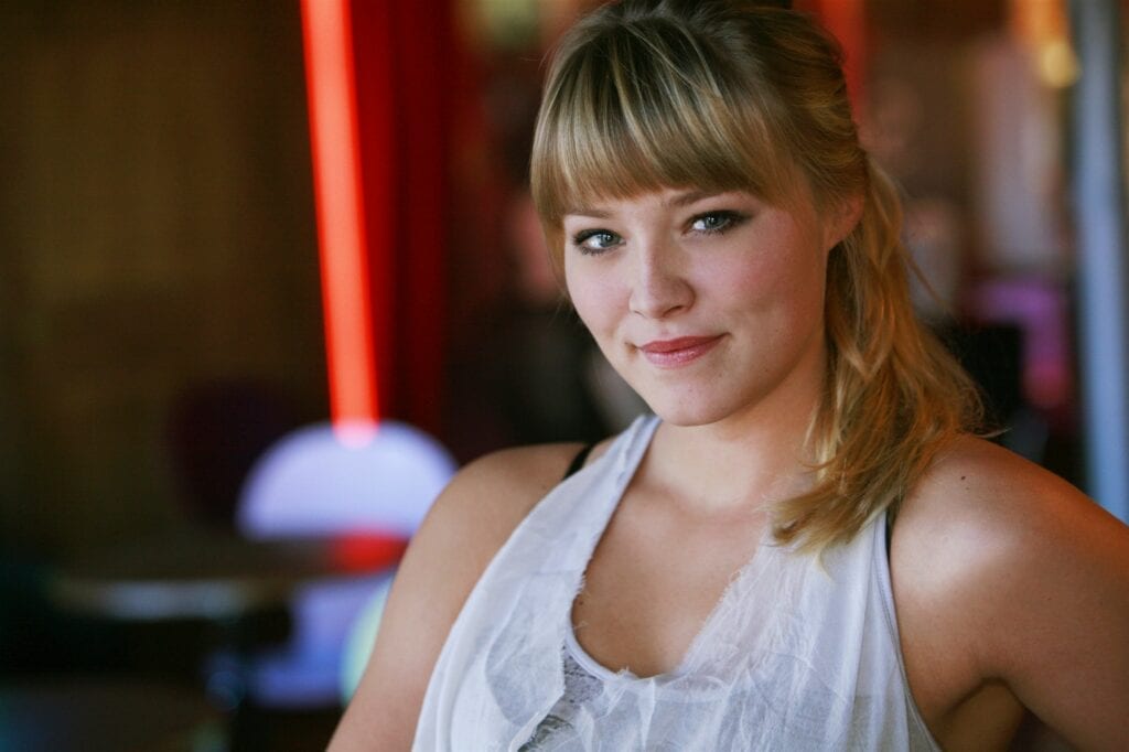 Geraldine Kemper komt langs bij het Keilecafe voor het tv-programma 3 ...