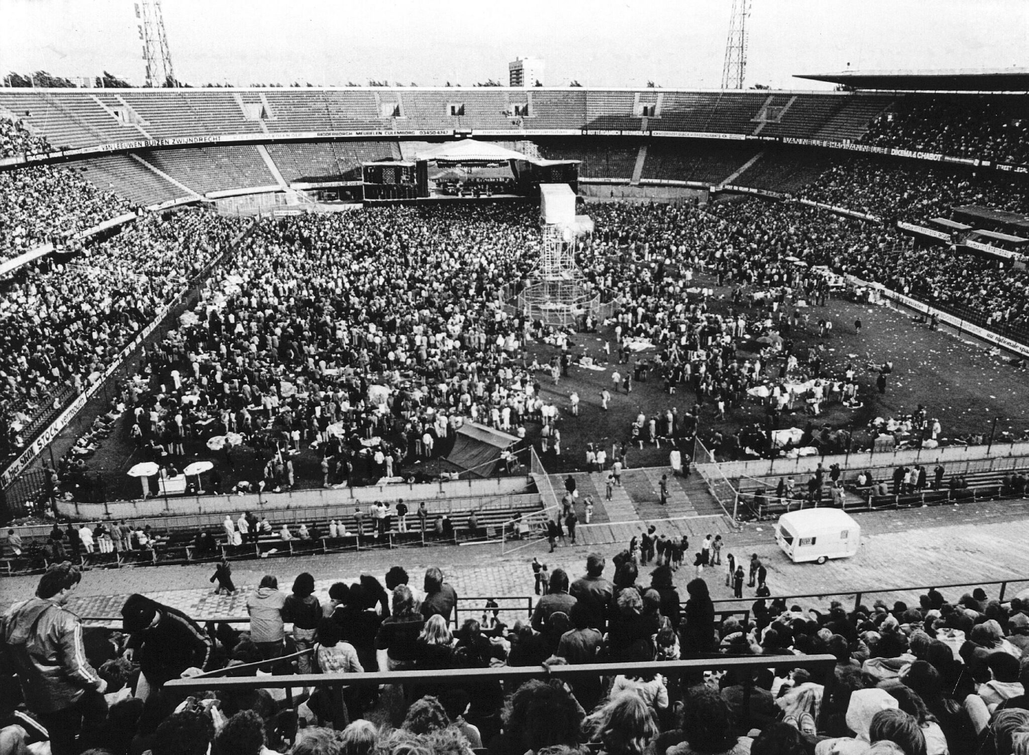 41 jaar vóór Borsato en Rammstein: het allereerste concert in de Kuip ...