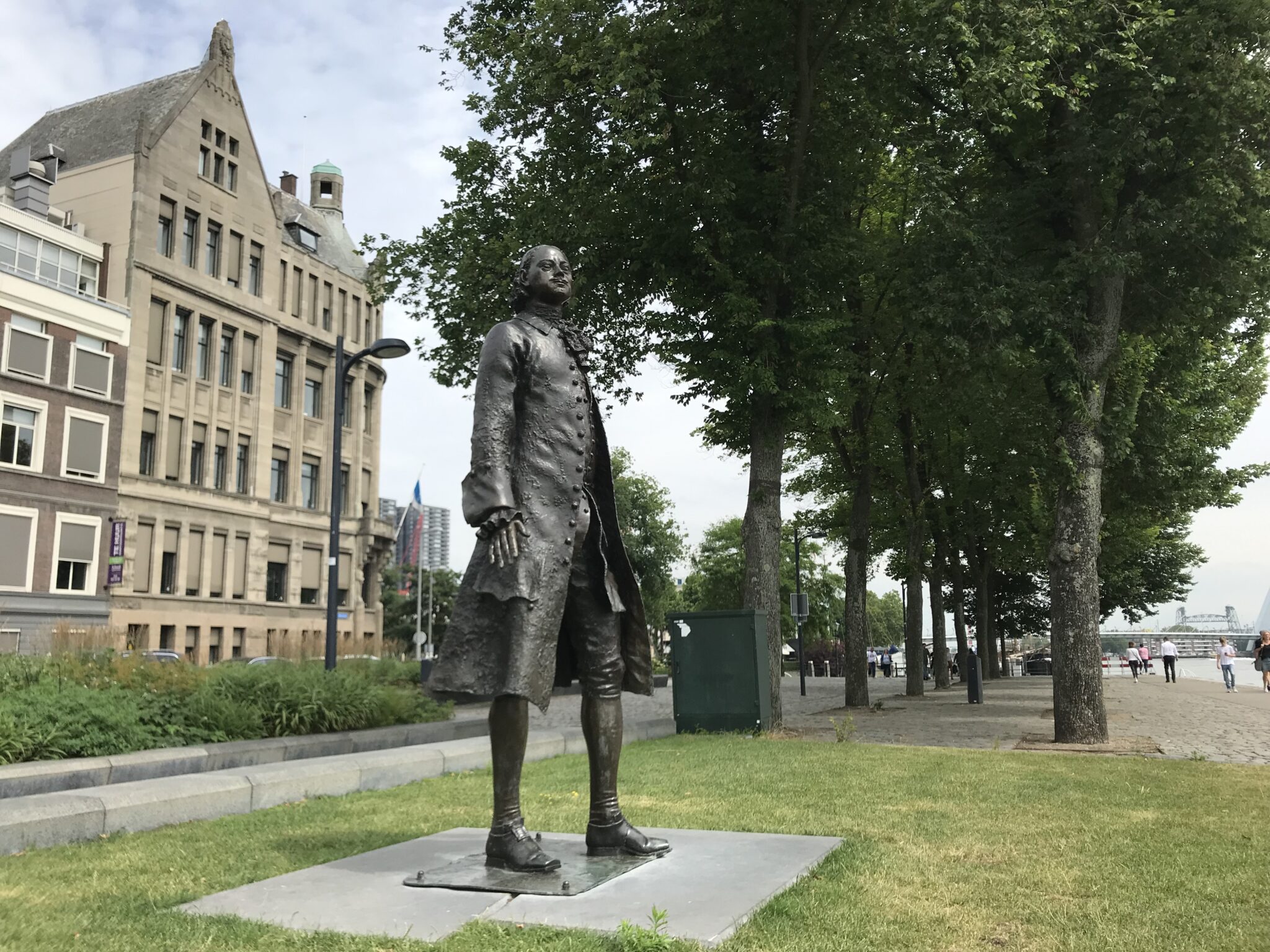 Waarom staat er een standbeeld van Peter de Grote in Rotterdam ...