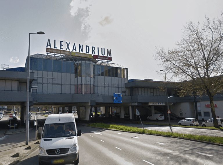 Winkelen in Alexandrium: parkeren, openingstijden en meer