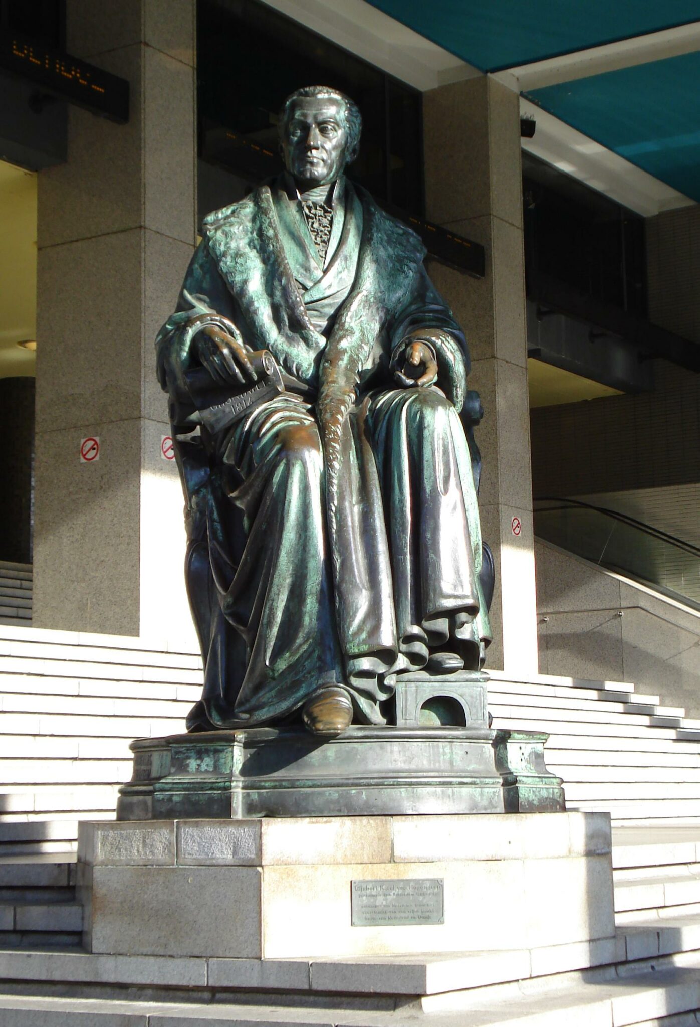 Dit beroemde standbeeld verdwijnt tijdelijk uit Rotterdam - indebuurt ...