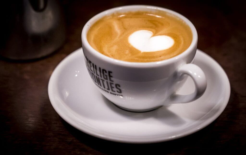 Rotterdamse mysteries: waarom zeggen we bakkie pleur? - indebuurt Rotterdam