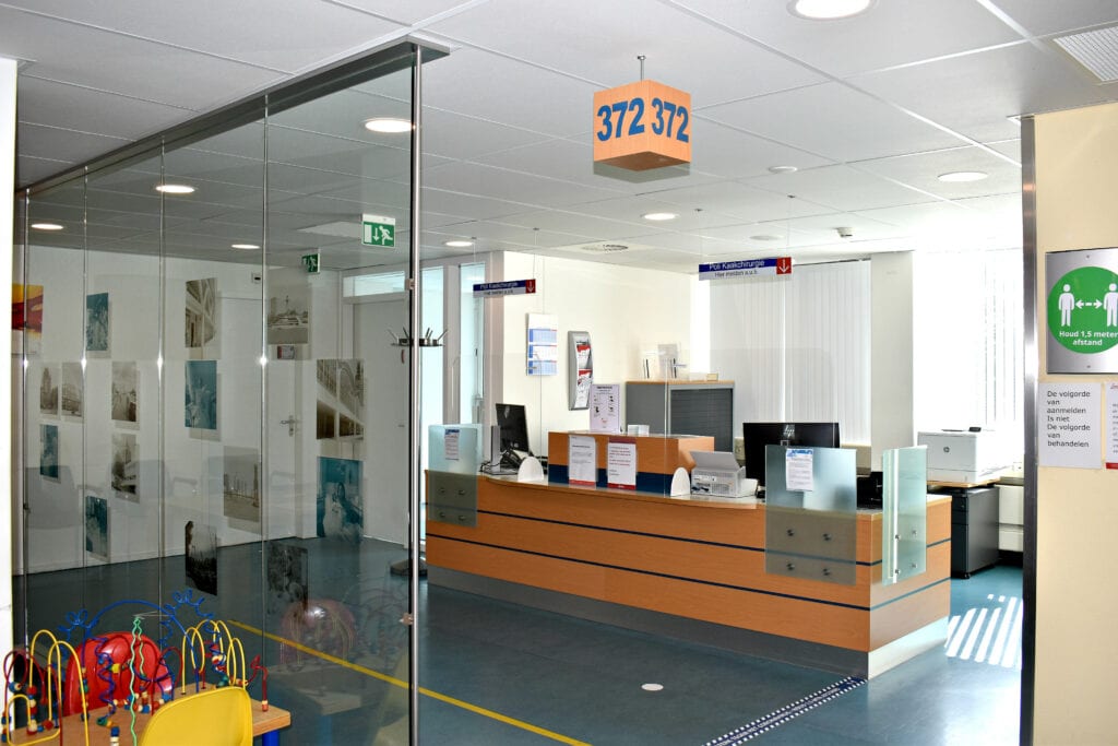 Kaakchirurg Willem: 'Patiënten geven ons een 8,7' - indebuurt Rotterdam